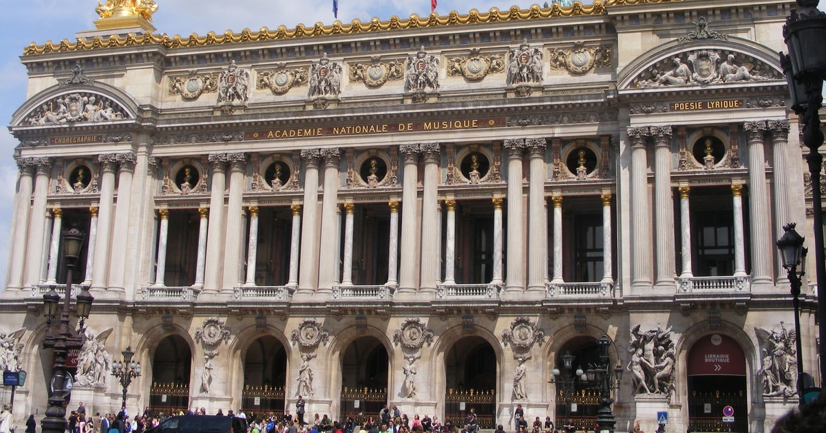 Tour a pie privado de 2 horas por el París haussmanniano | GetYourGuide