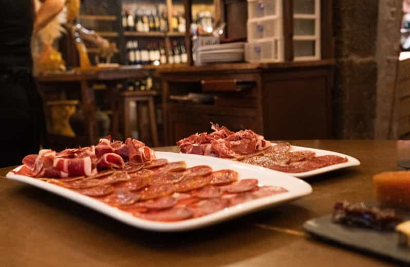Barcelona: El Born and Gothic Quarter Wine & Tapas Bar Tour | GetYourGuide