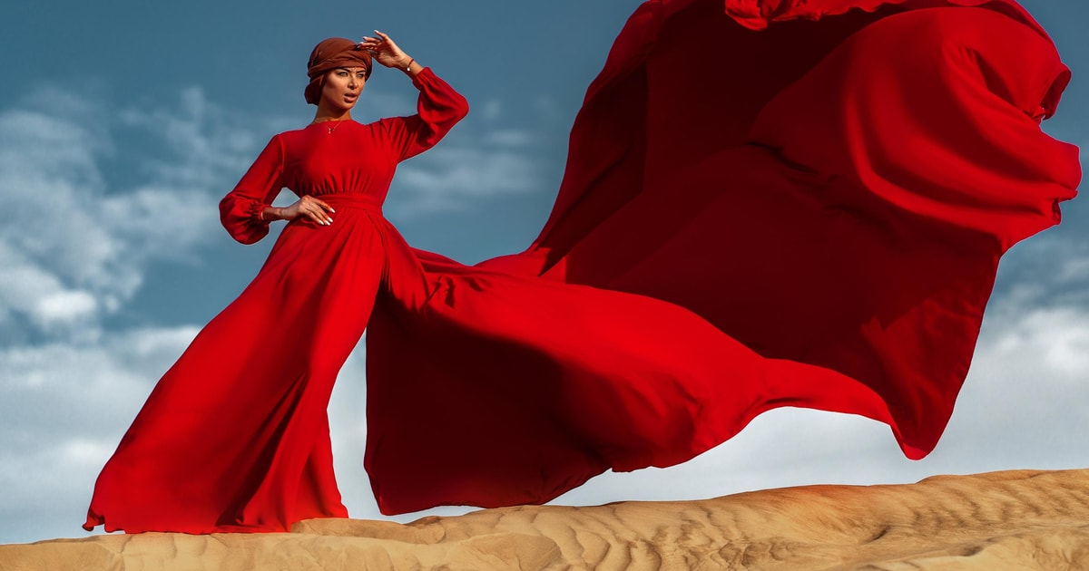 Dubai: Flying Dress Photoshoot "Marilyn Package" | GetYourGuide