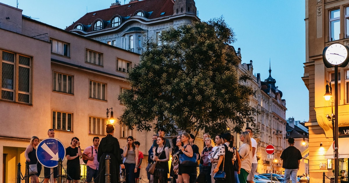 Praga: Duchy i legendy - nocna wycieczka z przewodnikiem | GetYourGuide