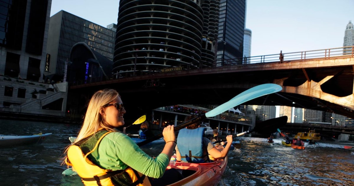 Chicago: 2-Hour Downtown Kayak Rental | GetYourGuide