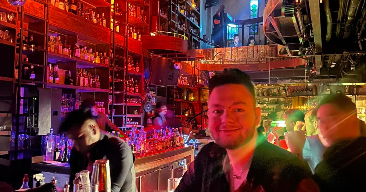 ⭐ Makati "Pub Crawl & Bar Hopping" Experience with V ⭐ | GetYourGuide