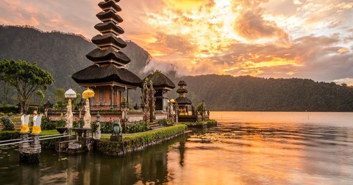 Pesona Bali Utara: Danau Bratan, Gerbang Handara, Air Terjun | GetYourGuide