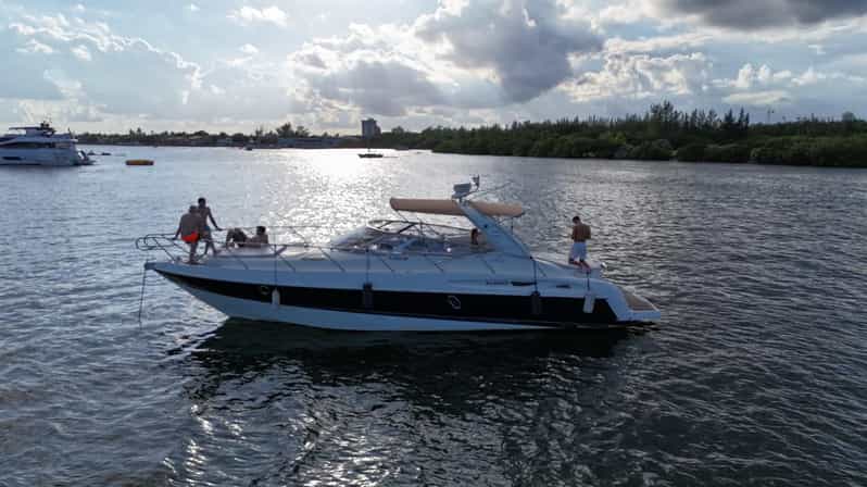 Yate en Miami para hasta 12 personas con todo incluido | GetYourGuide
