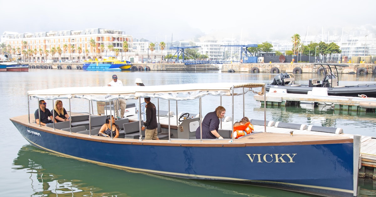 Classic Harbour cruise on Vicky | GetYourGuide