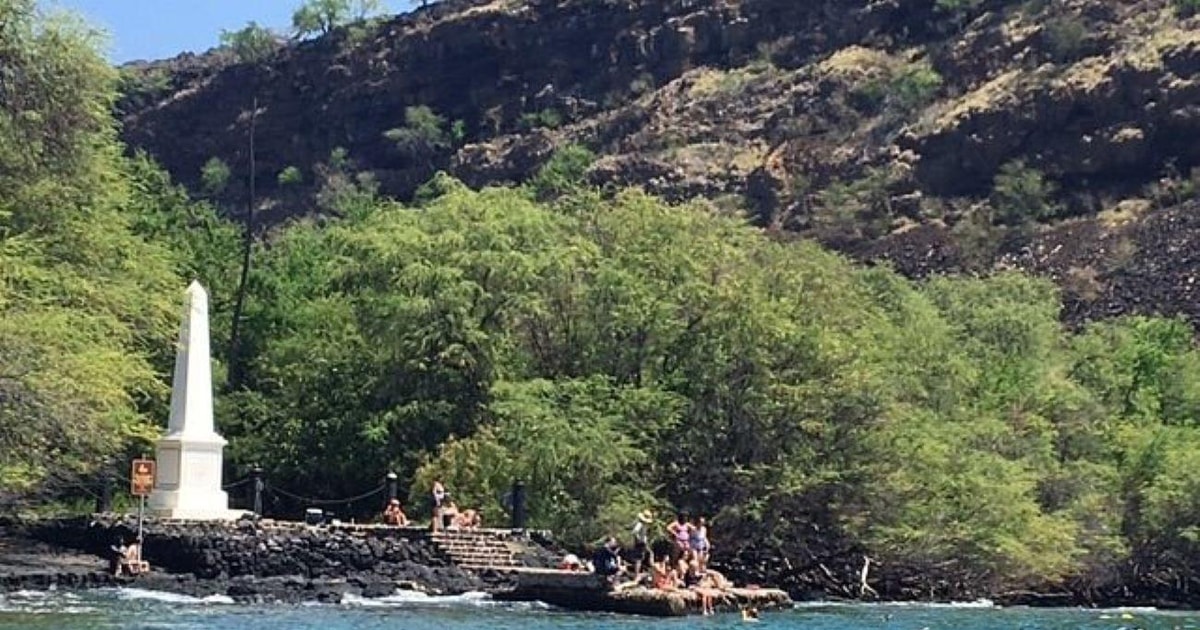 Kailua-Kona: Kealakekua Bay and Captain Cook Monument Tour | GetYourGuide
