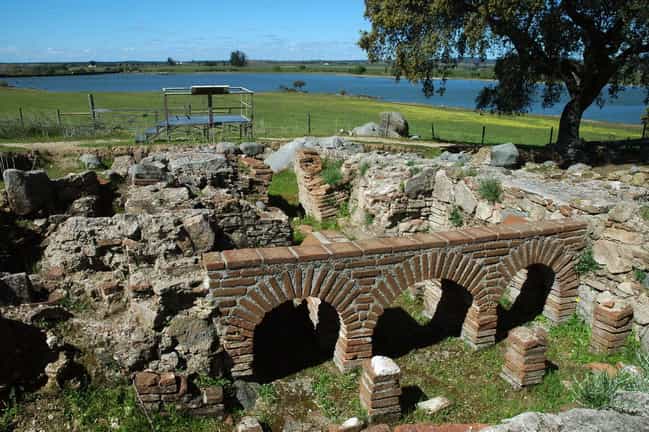 Évora and Megaliths Full-Day Tour from Lisbon | GetYourGuide