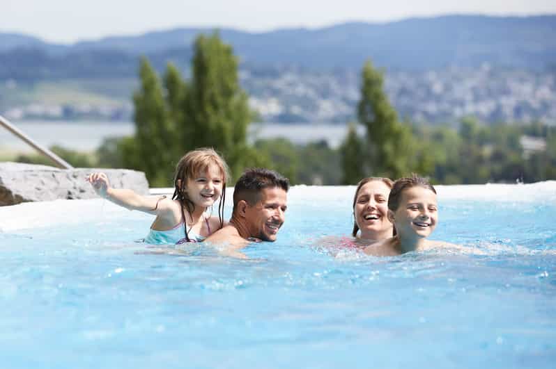 Pfäffikon: Tageskarte für den größten Wasserpark der Schweiz | GetYourGuide
