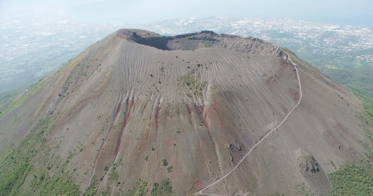 4-stündige Vulkan-Tour zum Vesuv mit Weinverkostung | GetYourGuide