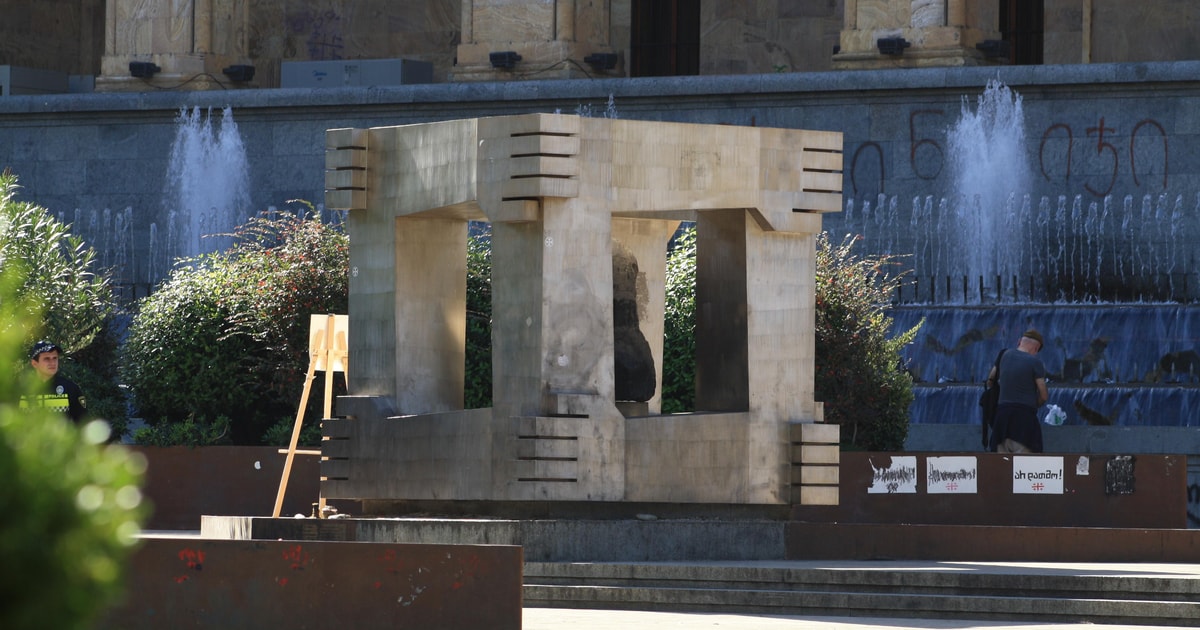 Tbilisi: Byvandring i moderne historie med en lokal guide | GetYourGuide