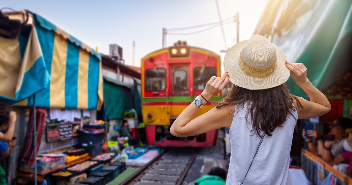 Private Tour:Damnoen Saduak Floating Market&Maeklong,Bangkok | GetYourGuide