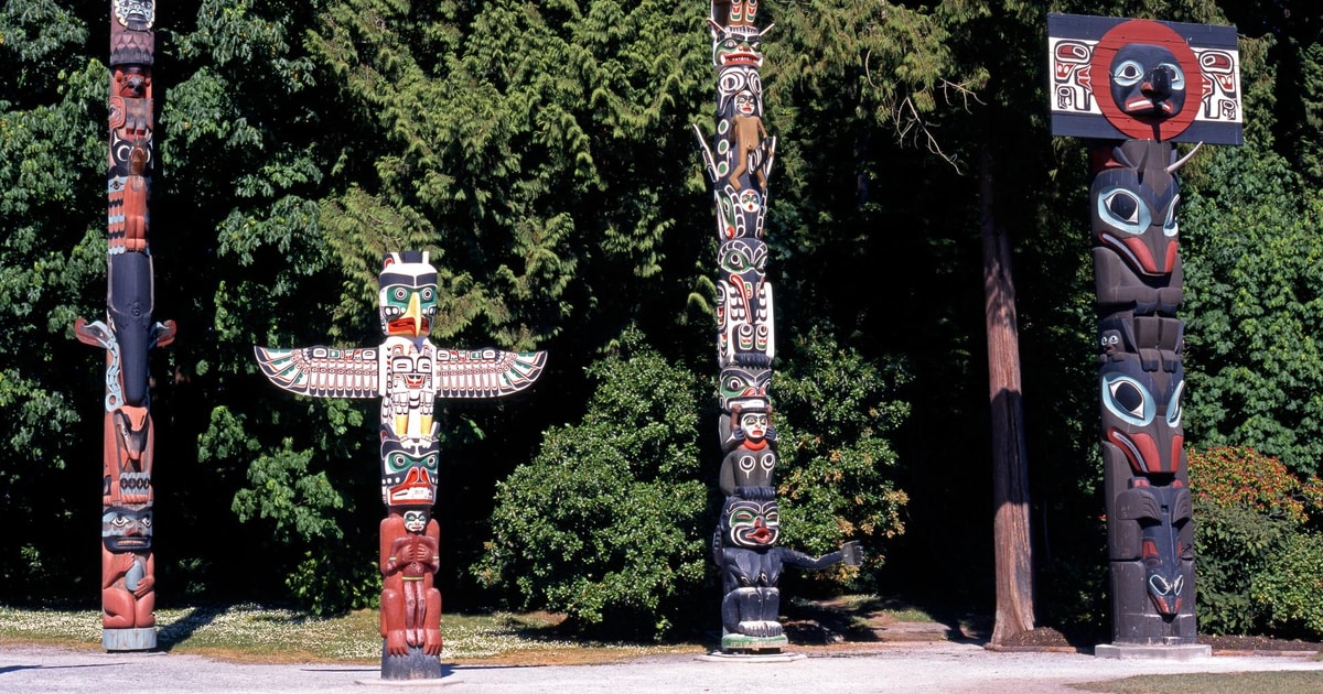 Stanley Park to Totem Poles: Vancouver’s Scenic Walk | GetYourGuide