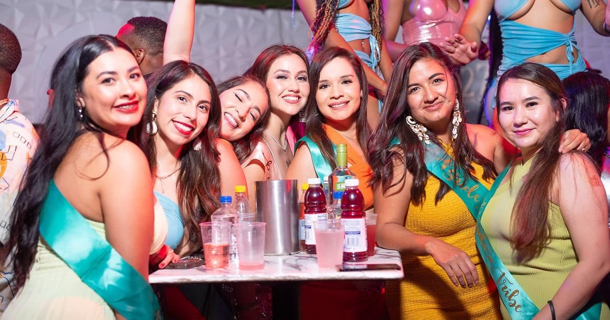 Lounge2727 Night Party | GetYourGuide