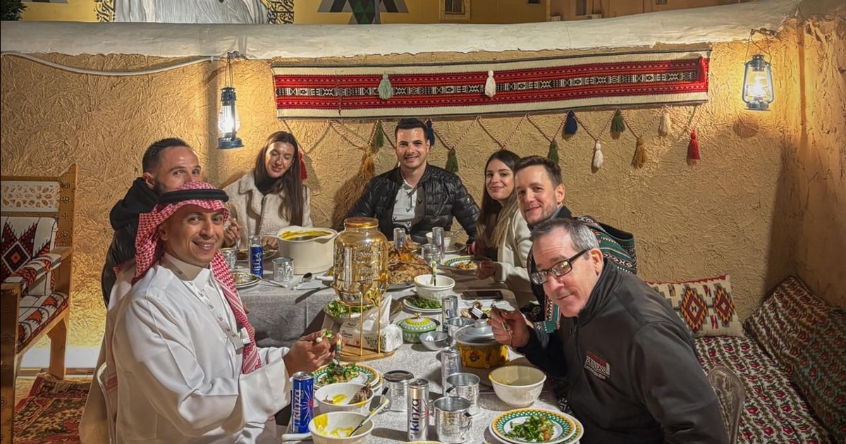 Diriyah: Iftar Dinner on a Traditional Mud House … | GetYourGuide