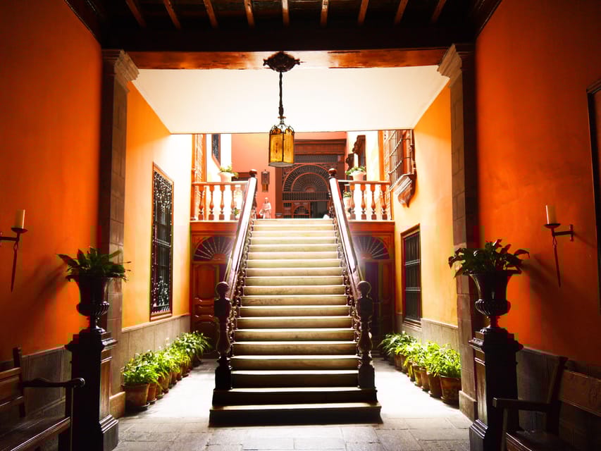 La casa de Aliaga, an alive colonial jewel at Lima center. | GetYourGuide