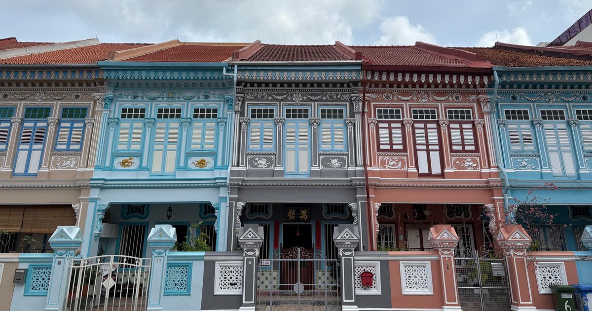 Singapore Limousine Van Tour: ️ Shopping & Street Food Trail | GetYourGuide