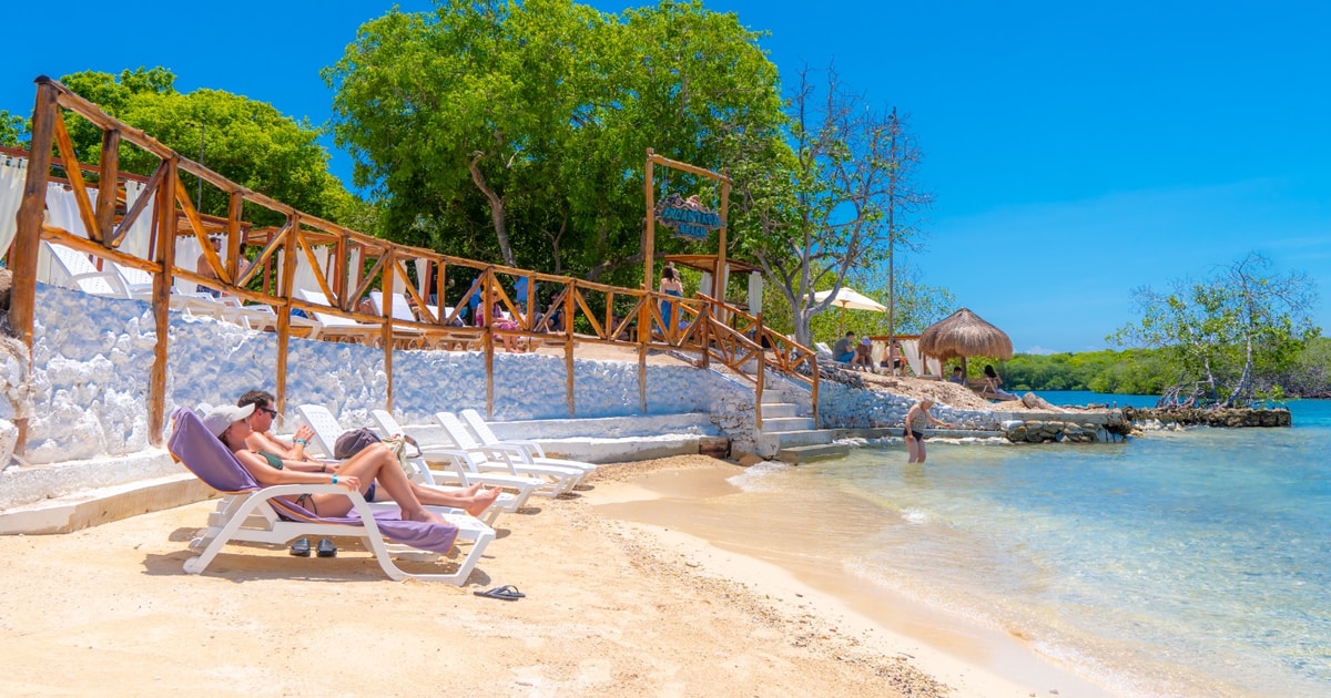 Ganzer Tag am Strand der Isla Encantada | GetYourGuide