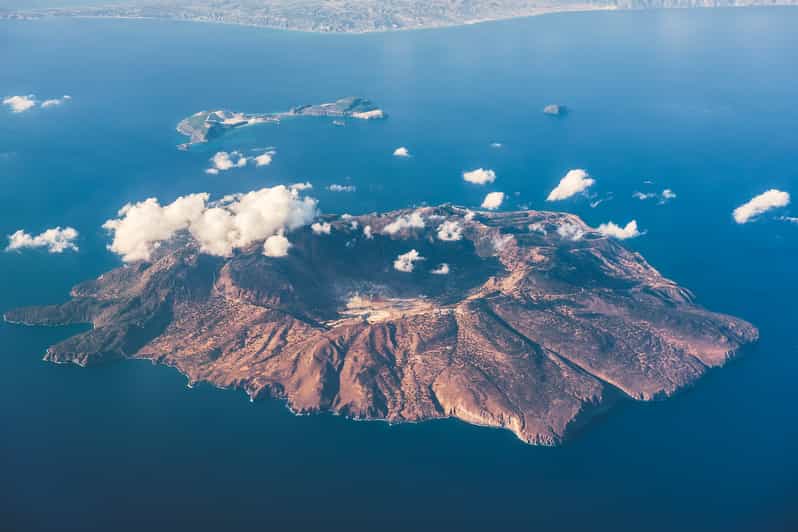 Fra Kos: Vulkanøen Nissiros og Panagia Spiliani | GetYourGuide