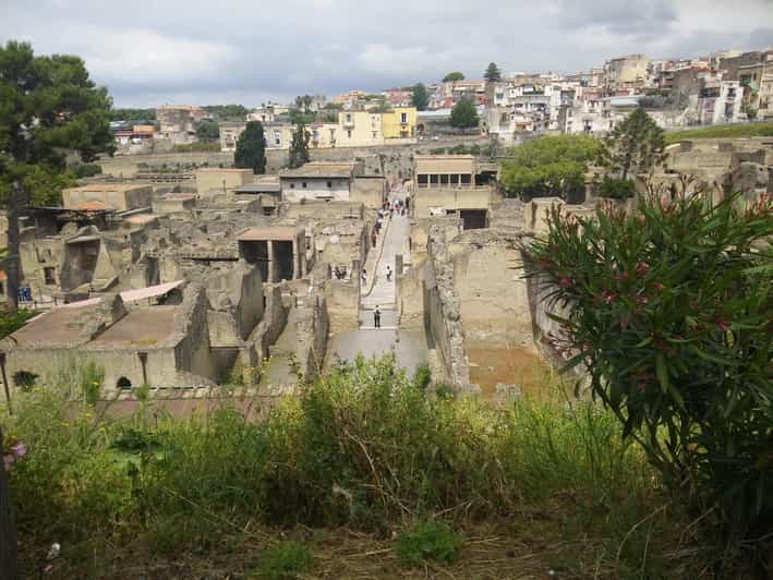 Neapol: Transfer z Neapole do Ravella přes Pompeje | GetYourGuide