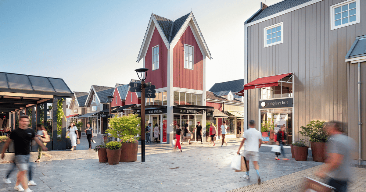 Amsterdam: Shopping Day Trip Batavia Stad Fashion Outlet | GetYourGuide