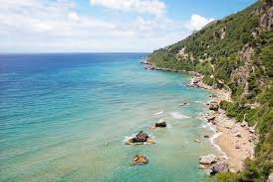 Tour privado de Corfú a la playa de Myrtiotissa - un paraíso nudista ...