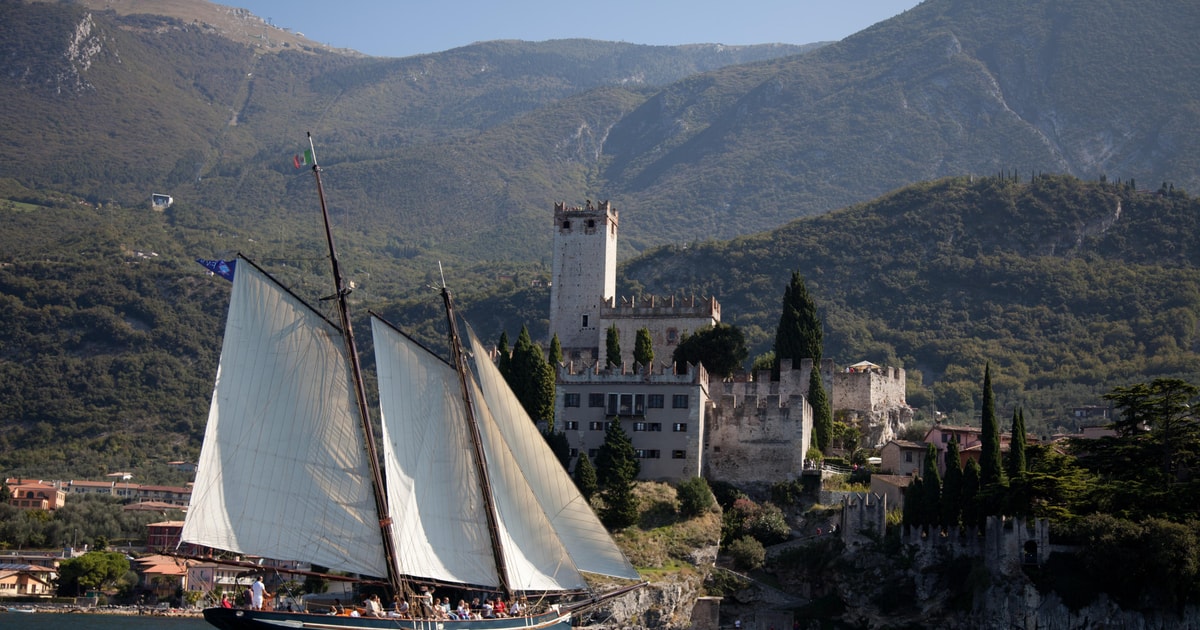 PANORAMIC CRUISE ON HISTORICAL SAILBOAT | GetYourGuide