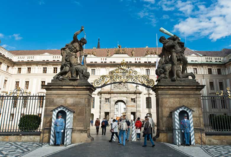 Praga: Impresionantes Miradores, Castillo, Ciudad y Parque en Bicicleta ...