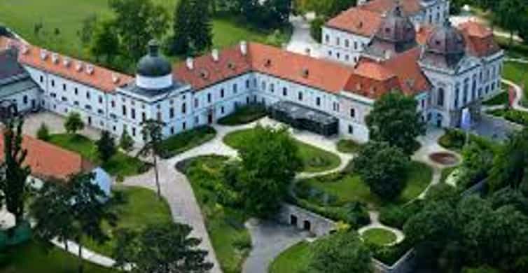 Queen Elisabeth Palace Tour | GetYourGuide