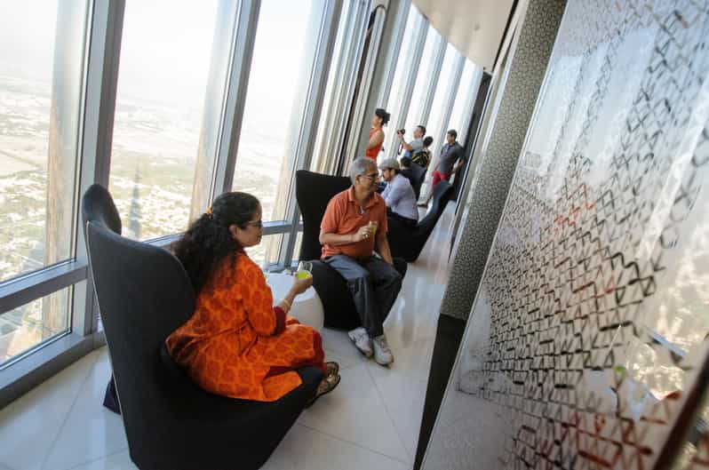 Dubai Burj Khalifa Tickets & Tour: Level 124, 125 and 148 | GetYourGuide