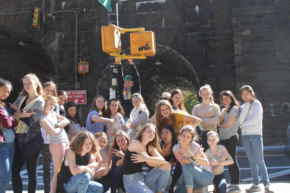 Ciudad de Nueva York: Walk This Way Harlem Hip Hop Walking Tour ...