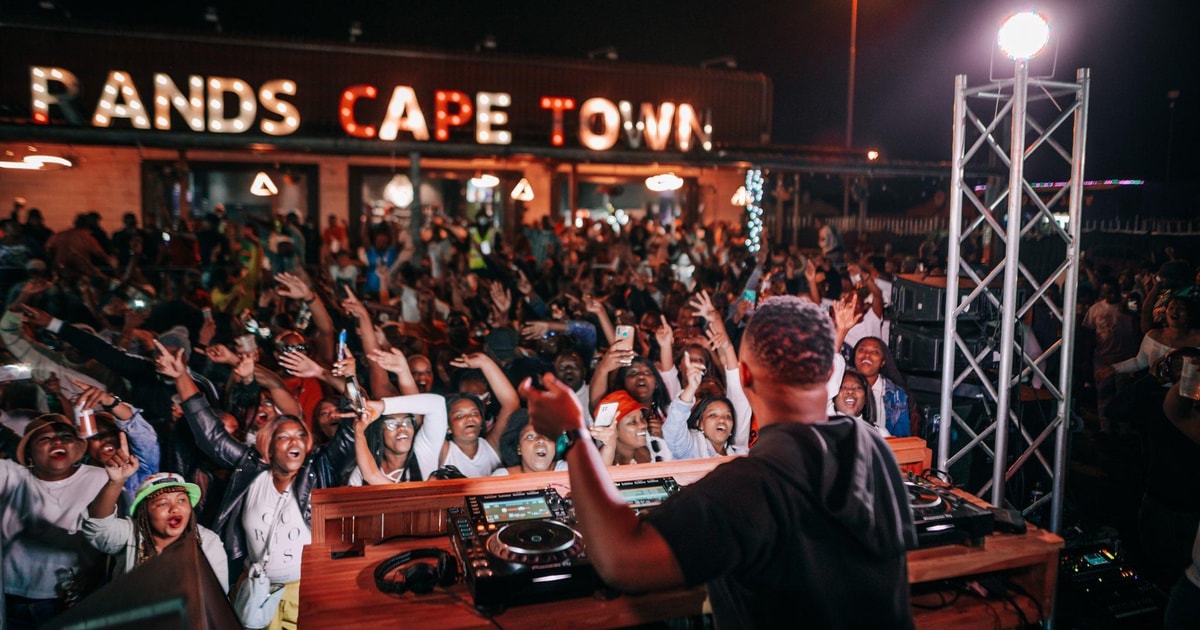 Cape Town: Table Mountain, Neighbourgoods and Rands | GetYourGuide