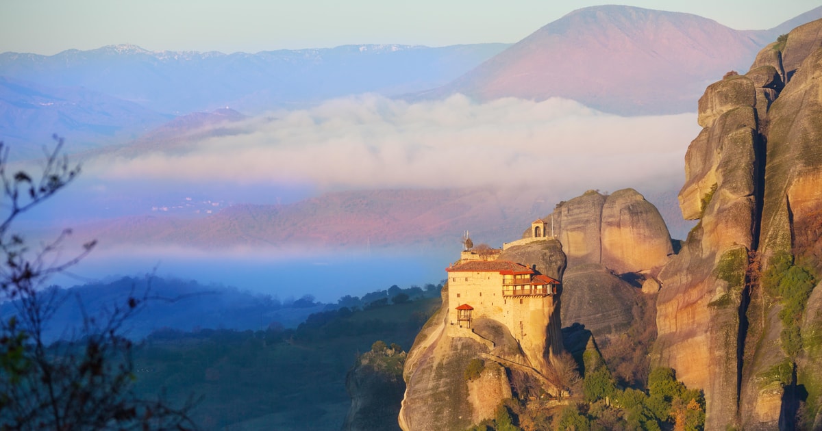 Z Aten: 2-dniowa wycieczka do Delf, Meteory i Termopil | GetYourGuide