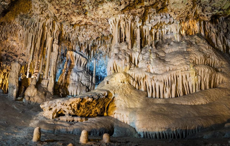 Mallorca: Hams grottor, Blå grottan och audiovisuellt | GetYourGuide