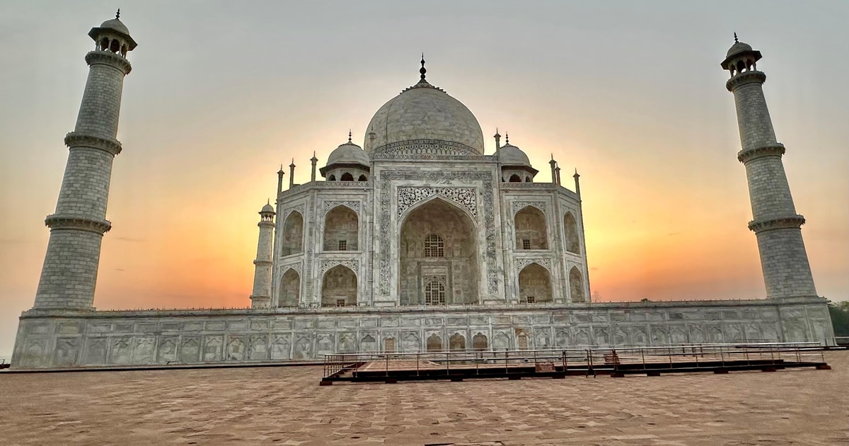 Agra:Agra's Masterpieces: Guided Tour of Taj Mahal and Agra | GetYourGuide