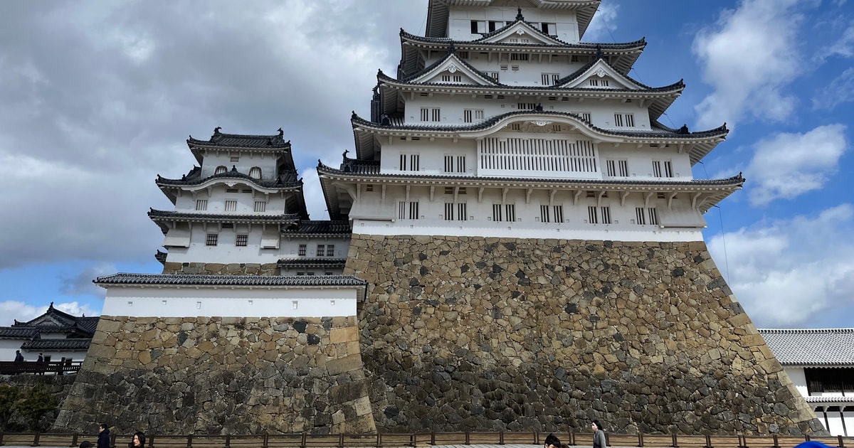 Himeji: Visit the castle and Engyoji temple from Osaka | GetYourGuide