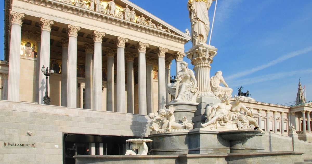 Vienna: Tour guidato della città | GetYourGuide