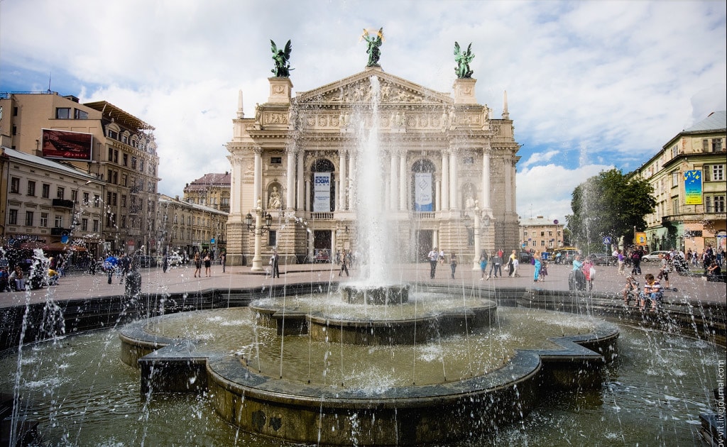 Leópolis: tour privado a pie por el casco antiguo | GetYourGuide