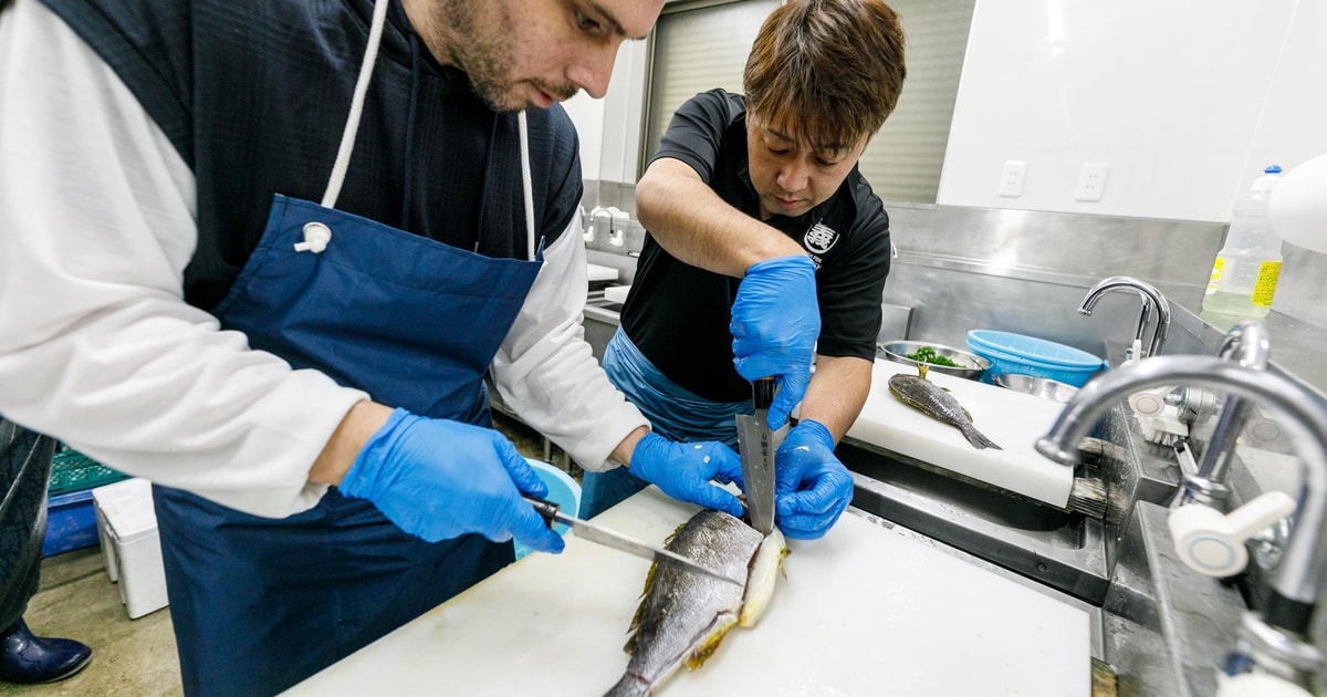 Shima: Standard Fish Shop Tour & Workshop | GetYourGuide