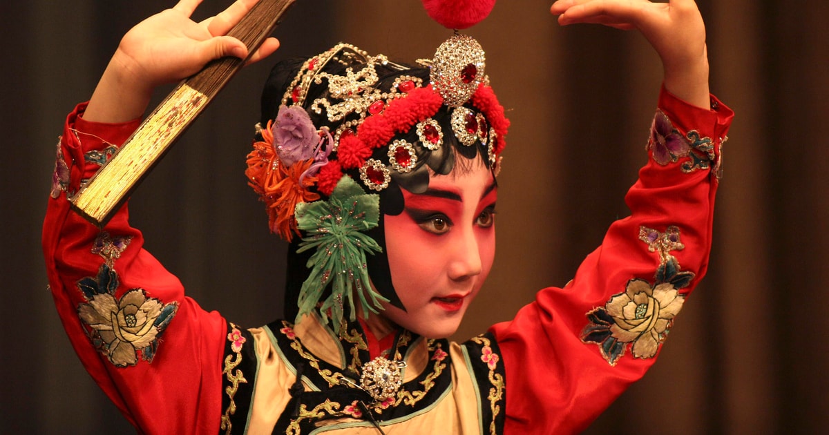 Beijing: Night Tour Of Peking Opera Show w/ Transfer | GetYourGuide
