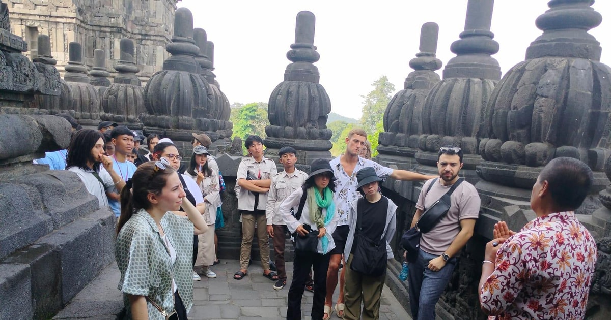 «Borobudur y Prambanan: un viaje por Indonesia». | GetYourGuide