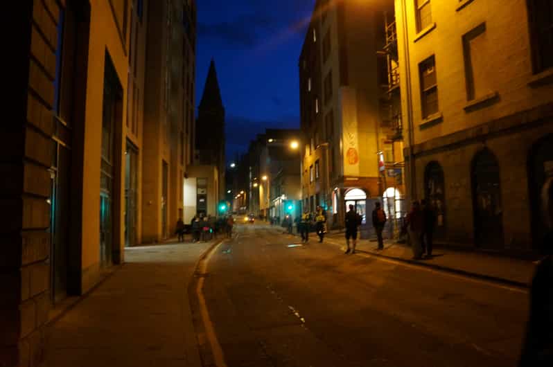 Edinburgh: 5-Hour Pub Crawl with Free Shots & Discounts | GetYourGuide