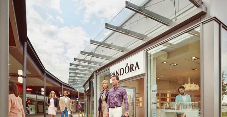 Exclusive shopping in Fashion Arena Outlet Prague | GetYourGuide