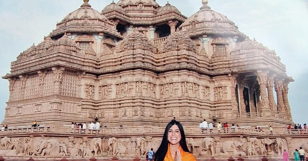 Delhi: prywatna wycieczka samochodem z przewodnikiem po świątyniach i ...