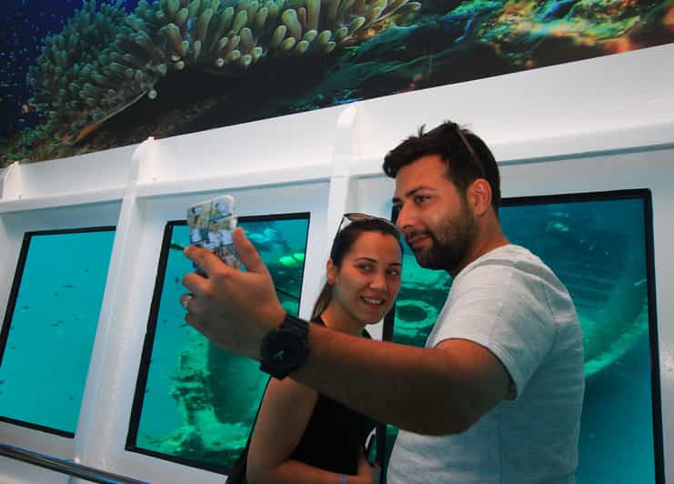 Ab Marmaris: Tagestour mit dem Glasboden-Halbtauchboot | GetYourGuide