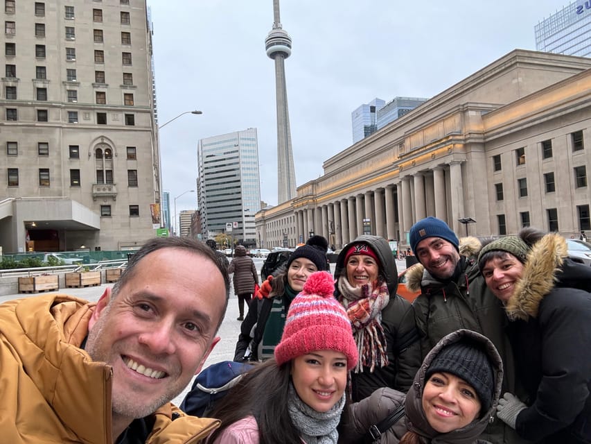 Downtown Toronto: Walking tour experience. English/Spanish | GetYourGuide
