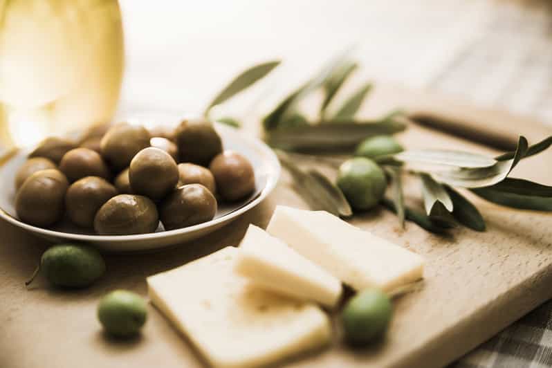 Centro de Atenas: tour privado y cata de comida griega | GetYourGuide