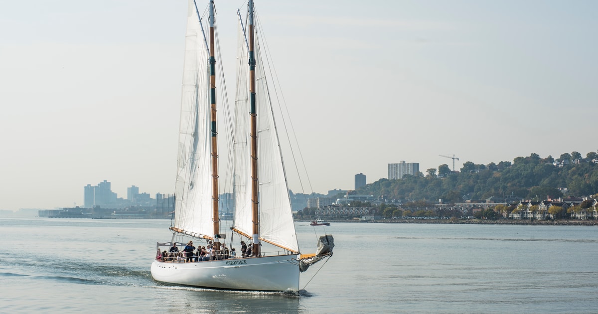 NYC: Hudson River Fall Foliage Sailing Trip | GetYourGuide