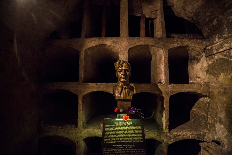 Praga: Recorrido a pie por la 2ª Guerra Mundial y la Operación ...