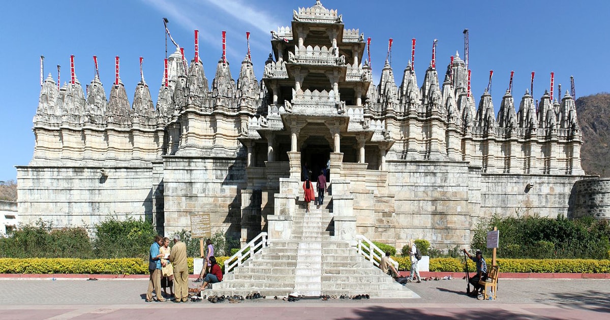 Excursión Privada al Templo Jainista de Ranakpur desde Udaipur ...
