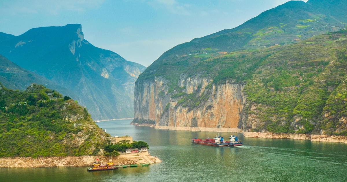 Yichang: traslado privado desde el aeropuerto, tren, hotel o puerto ...
